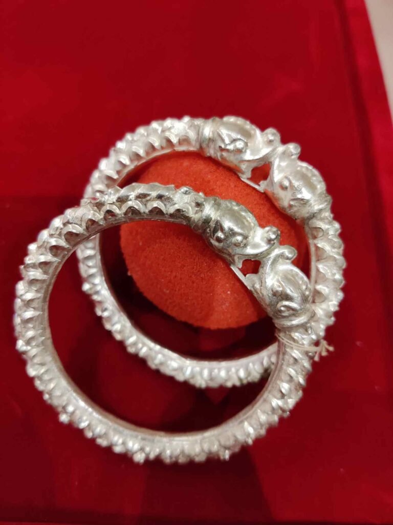 Traditional Bangle/Bala/Naksha Bala | GAHENAZ