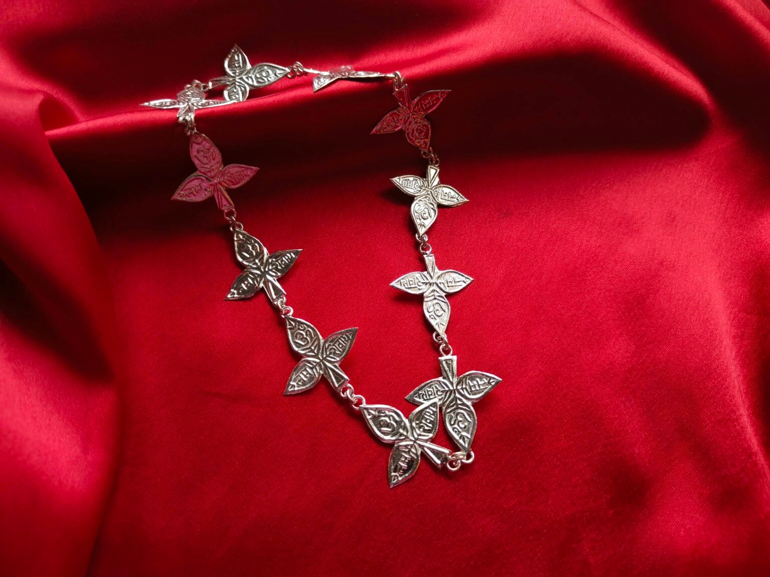 Gahenaz Silver 1inch Namah Shivay Belpatra / Belpata / Bilva Leaves ...