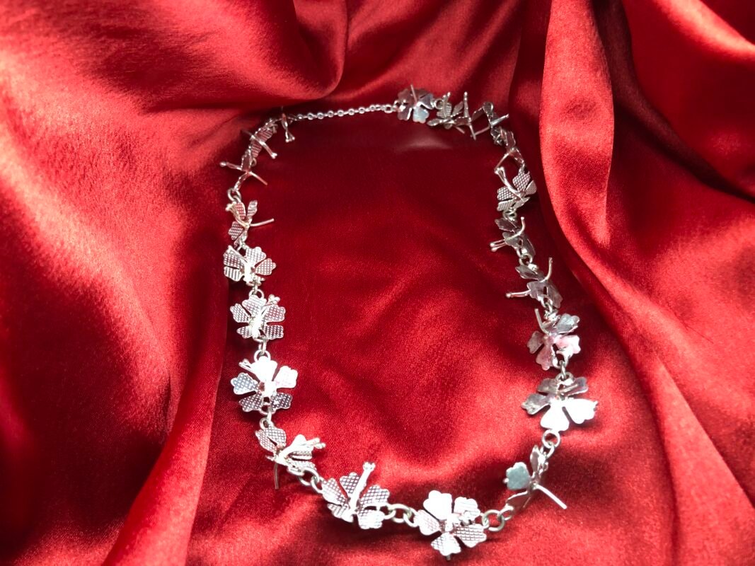 Joba / Hibiscus Flower Garland (Mala) For Idol - Gahenaz Silver ...