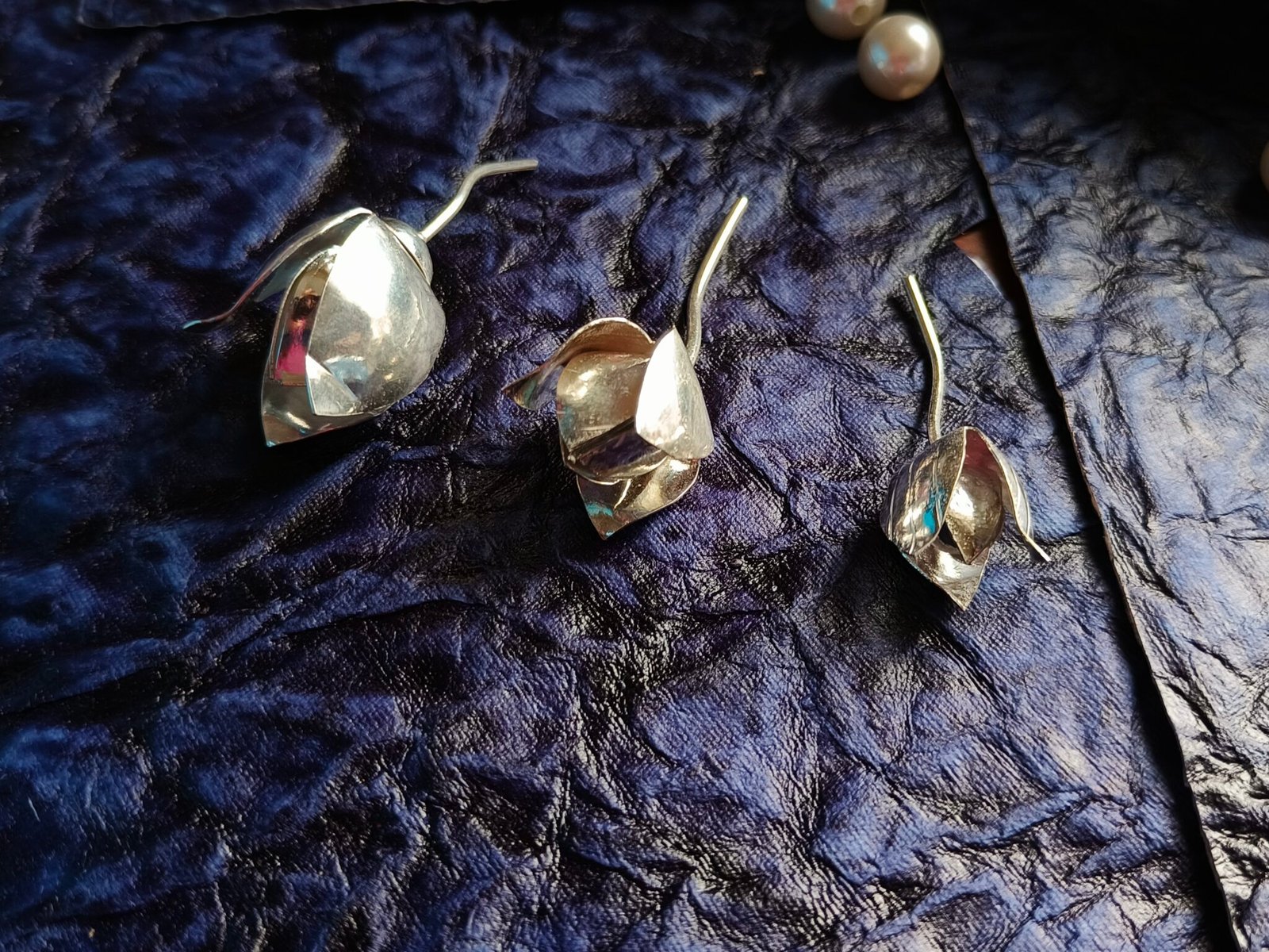 Gahenaz Silver Lotus Bud Flower