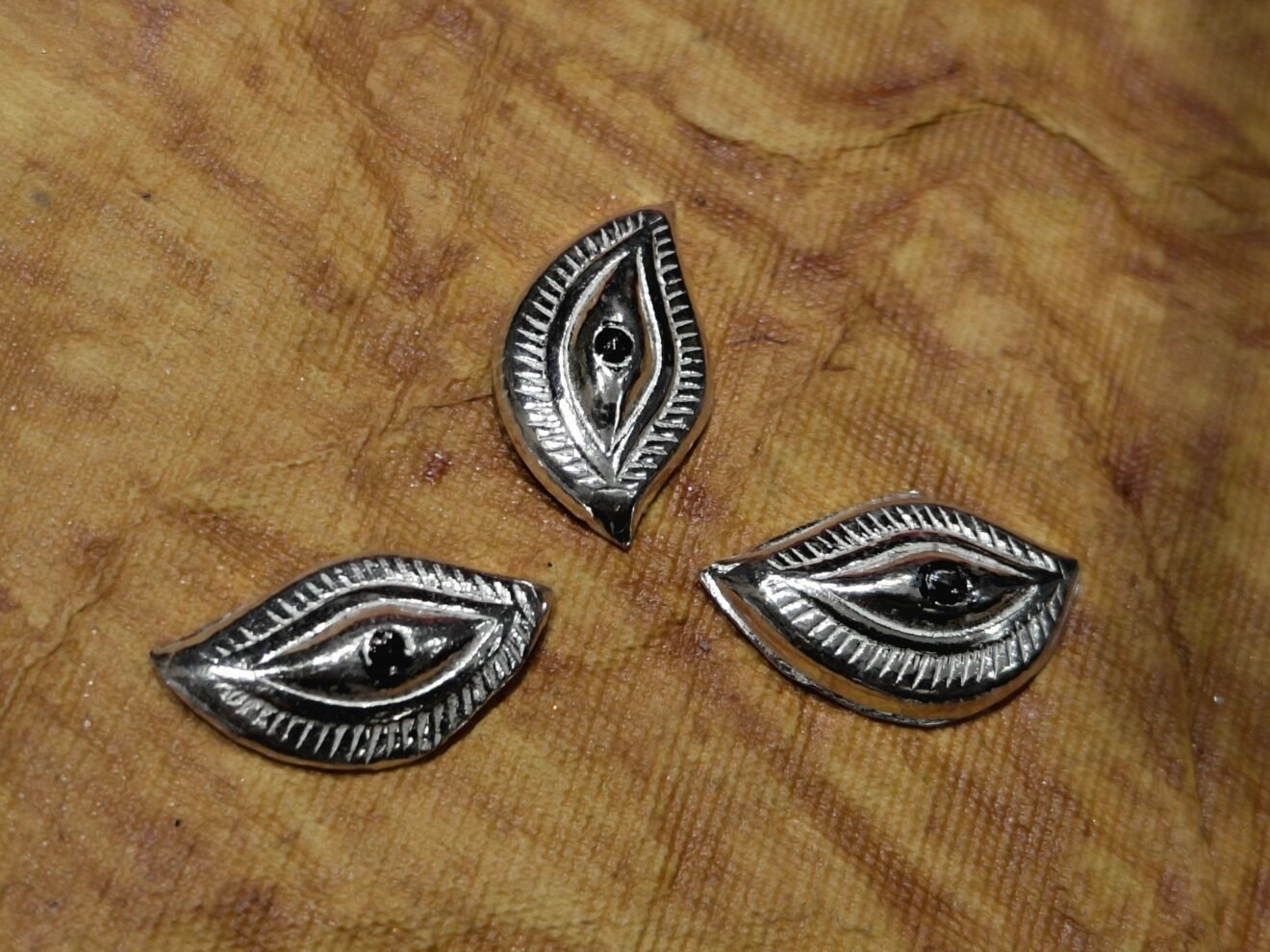 Trinetra/Eyes/Ankhe/Akh/Chokh Feature For Idol/Shiva