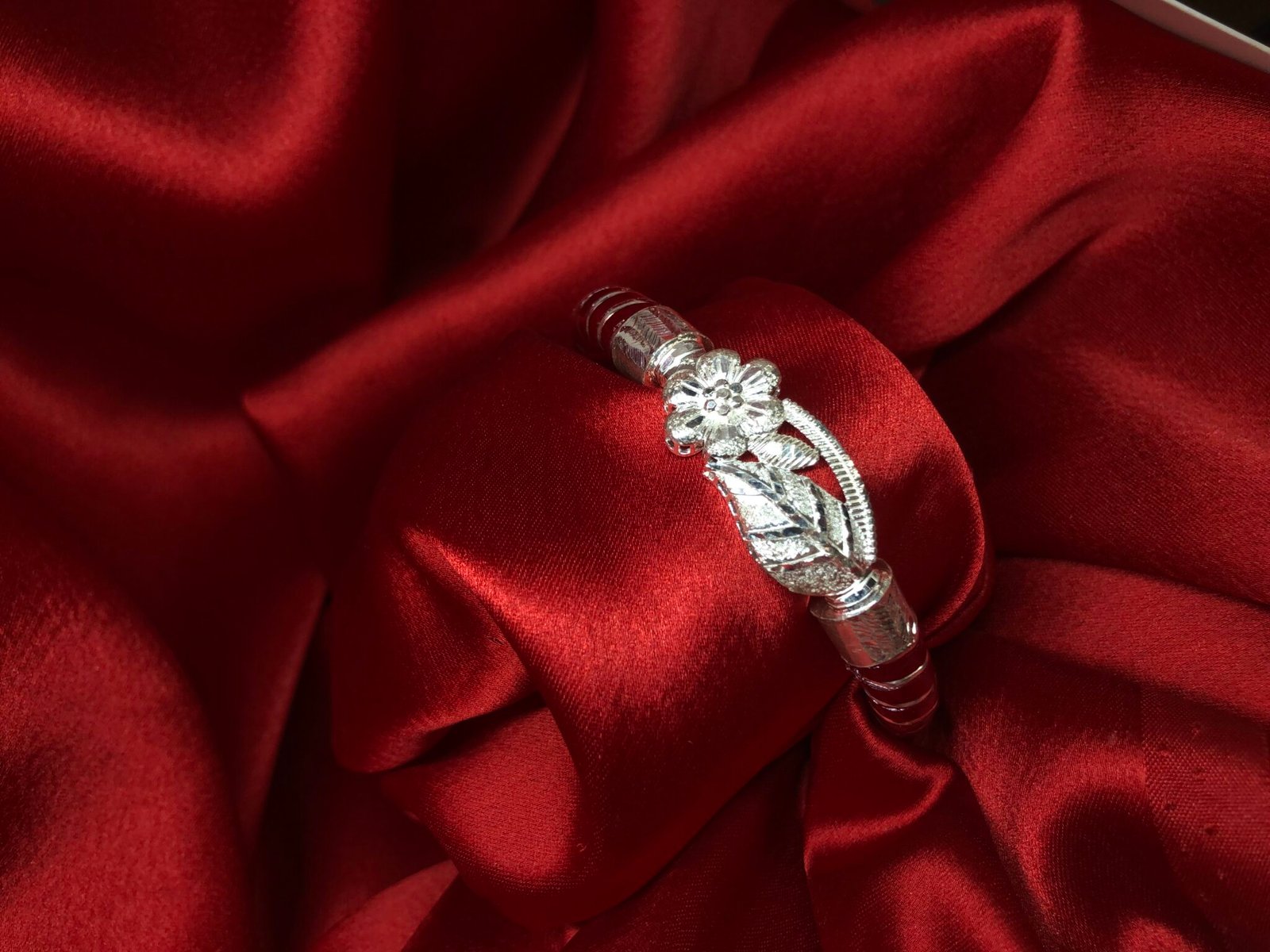 Gahenaz Silver MonMohini Silver Pola/Pola Badhano Red 2.3