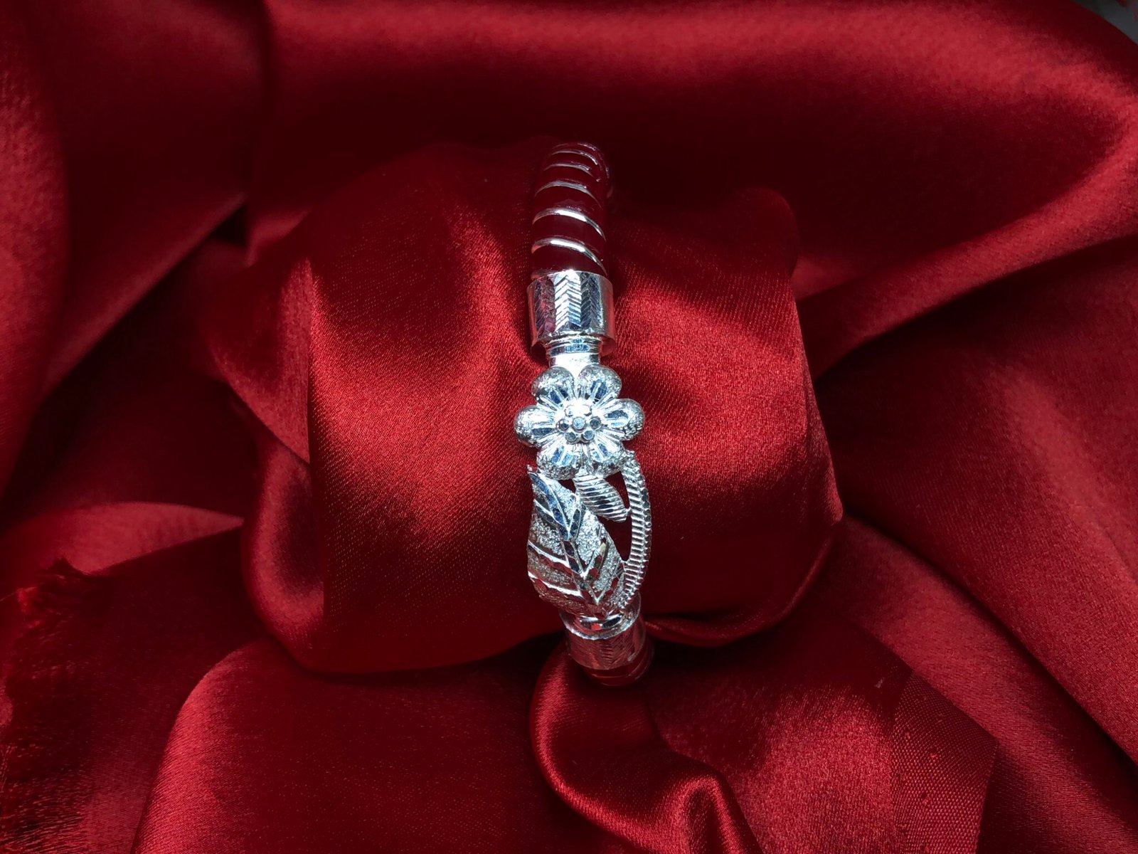 Gahenaz Silver MonMohini Silver Pola/Pola Badhano Red 2.3